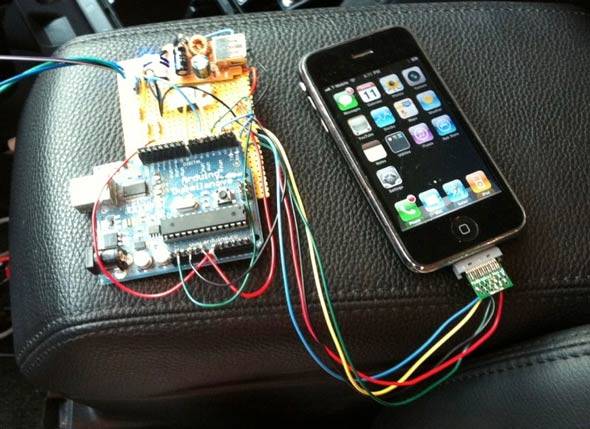 3 James Bond Gadgets You Can Make From an Old Smartphone