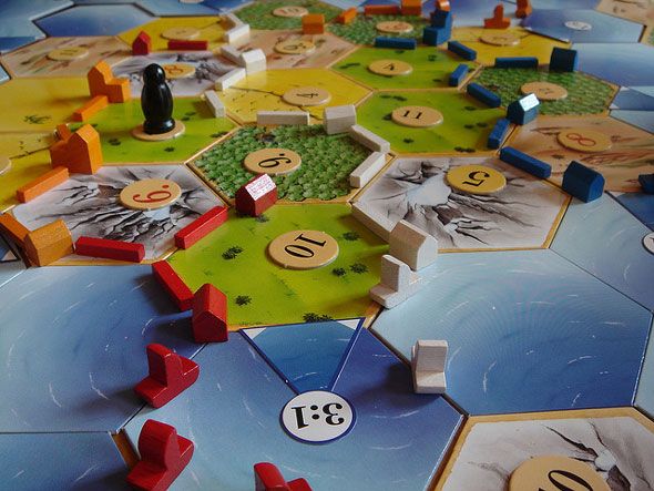 4 Ways Technology is Enhancing (Not Replacing) Traditional Board Games