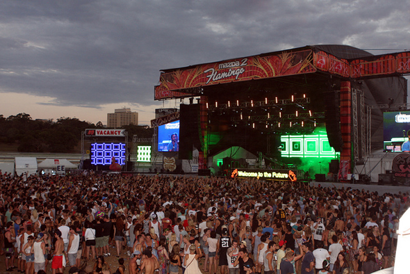 8 Tips for Using Your Smartphone at a Music Festival