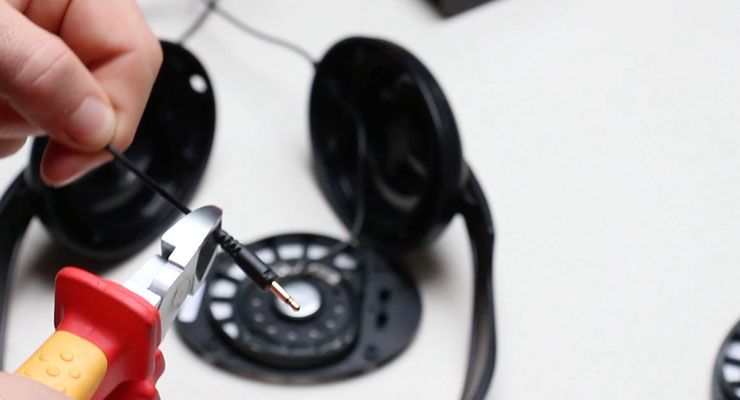 How to Fix Broken Headphones