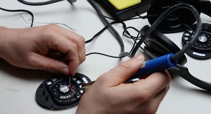 How to Fix Broken Headphones