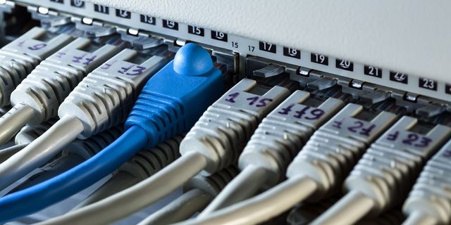 What's the Difference Between Routers, Hubs, and Switches?