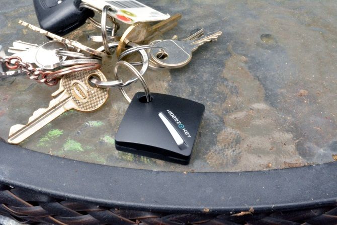 Hideez Digital Key Review: Password Storage On a Keychain