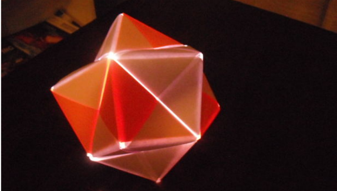 10 Christmas Decorations You Can Make From Recycled Materials