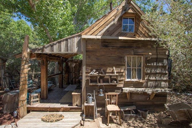 9 Stunning Airbnb Rentals That Were Used in Movies and TV Shows