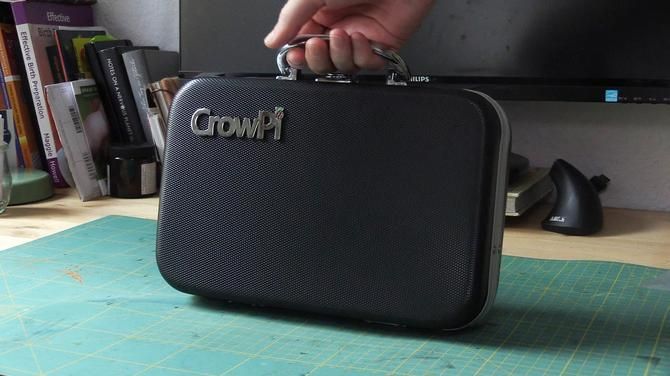 Don't Buy a Raspberry Pi Until You've Seen CrowPi All-in-One Kit ...