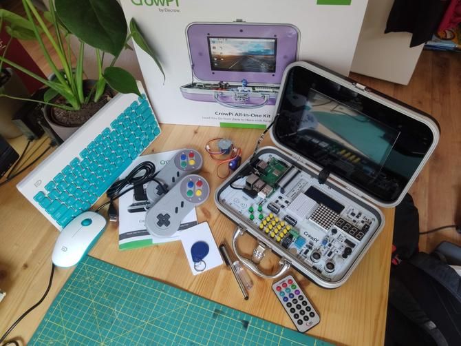 Don't Buy a Raspberry Pi Until You've Seen CrowPi All-in-One Kit ...
