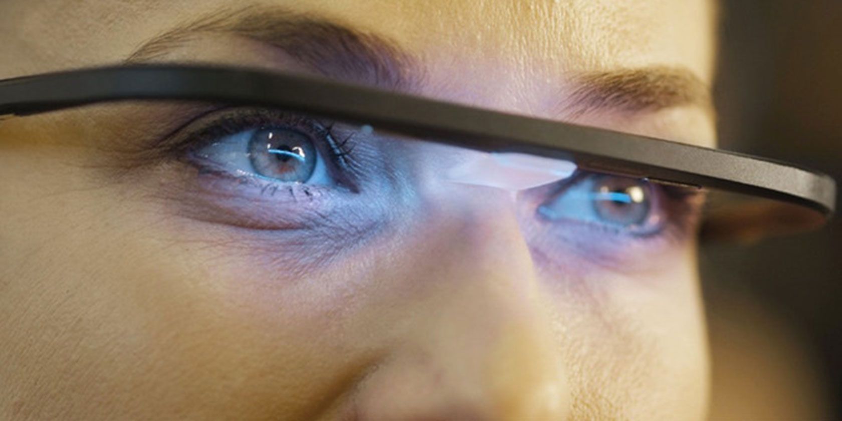 Pocket Sky: Shines Light in Your Eyes to Help You Feel Awake