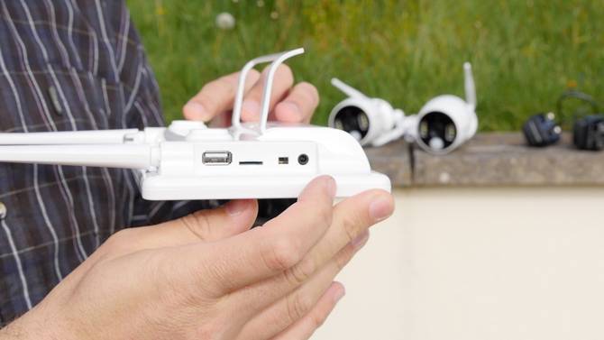 Watch Everything, All The Time: Yeskamo Wireless CCTV Floodlight Camera ...