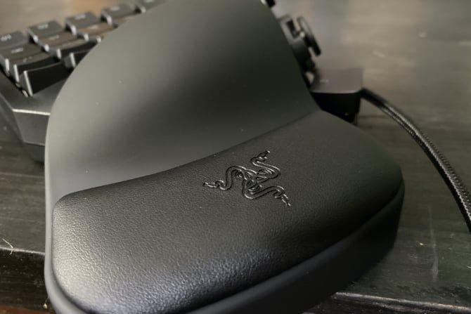 Razer Tartarus Pro: Game Controller Meets Keyboard, With Pretty Lights Too