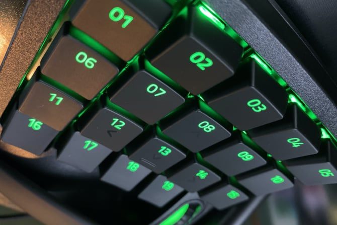 Razer Tartarus Pro: Game Controller Meets Keyboard, With Pretty Lights Too