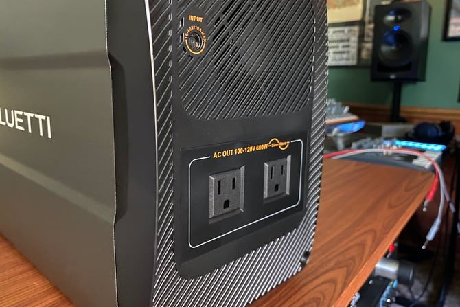 Maxoak Bluetti AC100 Keeps You Powered Up, No Matter What