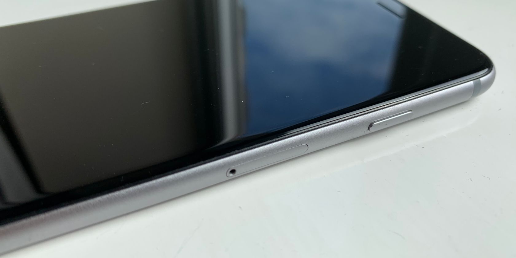 How to Remove a SIM Card From an iPhone