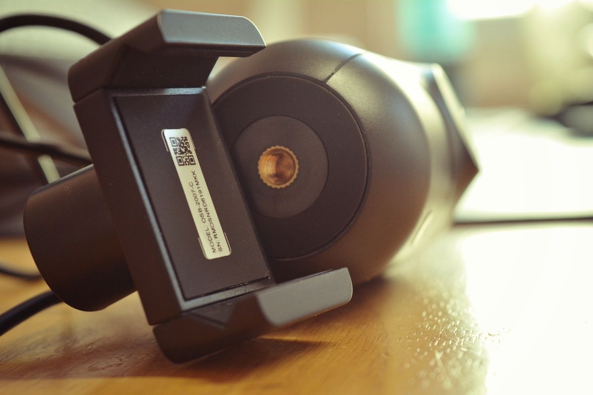 OBSBOT Me Review: Can This Auto-Tracking AI Phone Mount Level Up Your ...