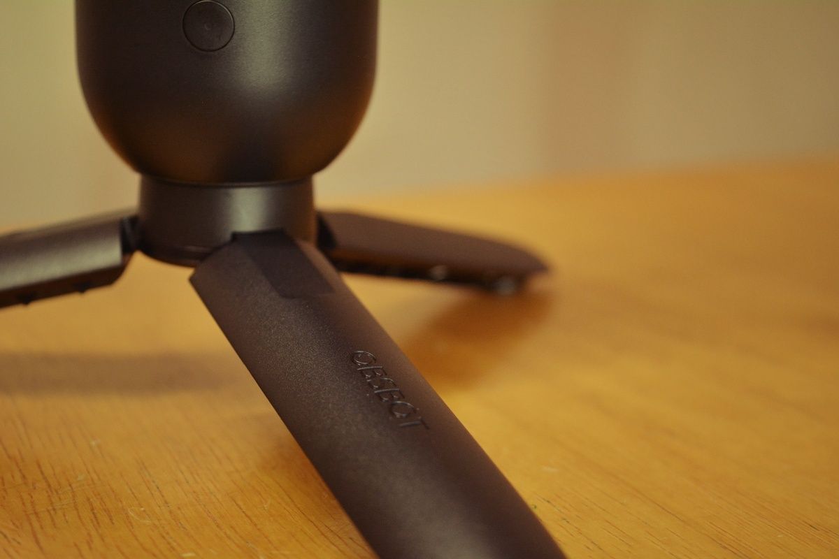 OBSBOT Me Review: Can This Auto-Tracking AI Phone Mount Level Up Your ...