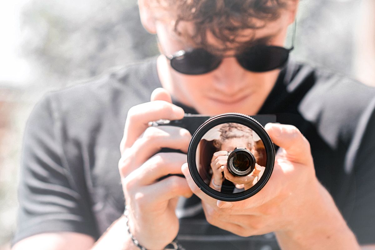 10 Ways to Overcome Your Fear of Shooting Street Photography