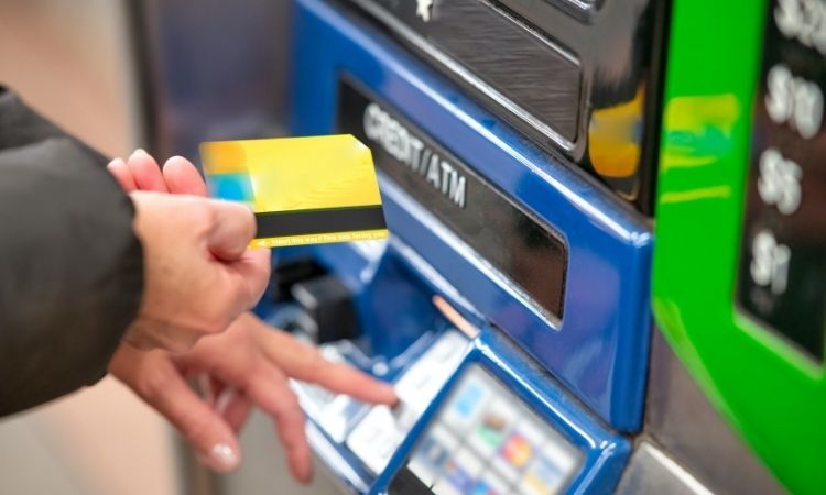 How Do Skimmers and Shimmers Differ? What Credit Card Users Need to Know
