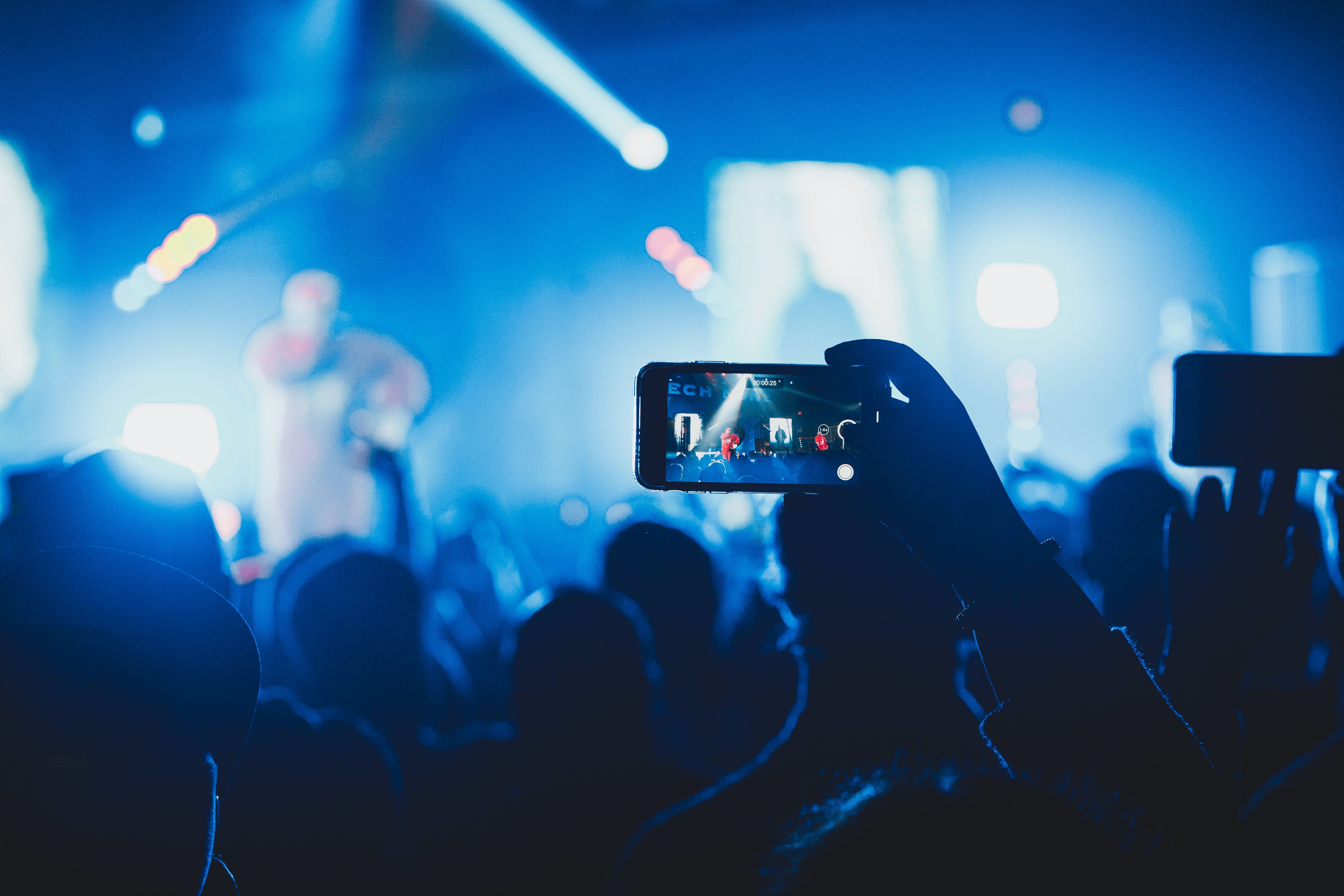 8 Stage Photography Tips: Concerts, Theater Productions, and More