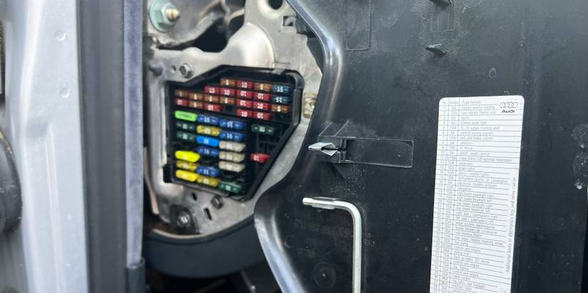 How to Test the Fuses on Your Car
