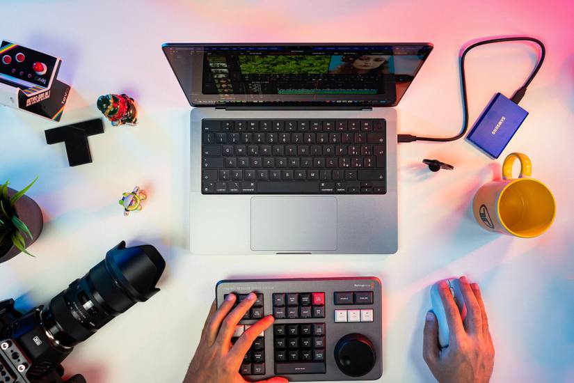 What Is a Content Creator? Here’s How You Can Become One
