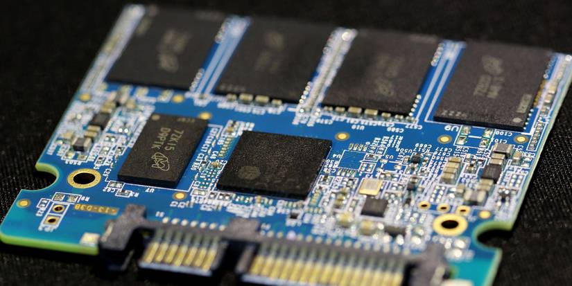 How Long Do SSDs Last Compared With an HDD?