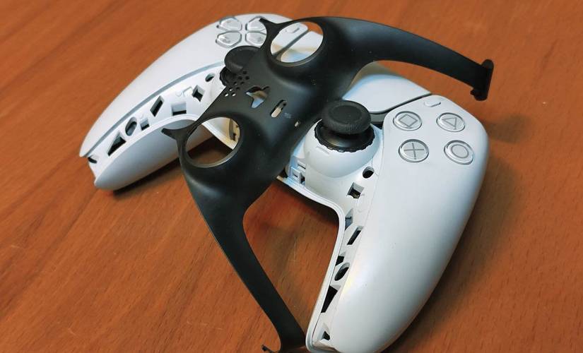 How to Replace Your DualSense Controller’s Faceplate