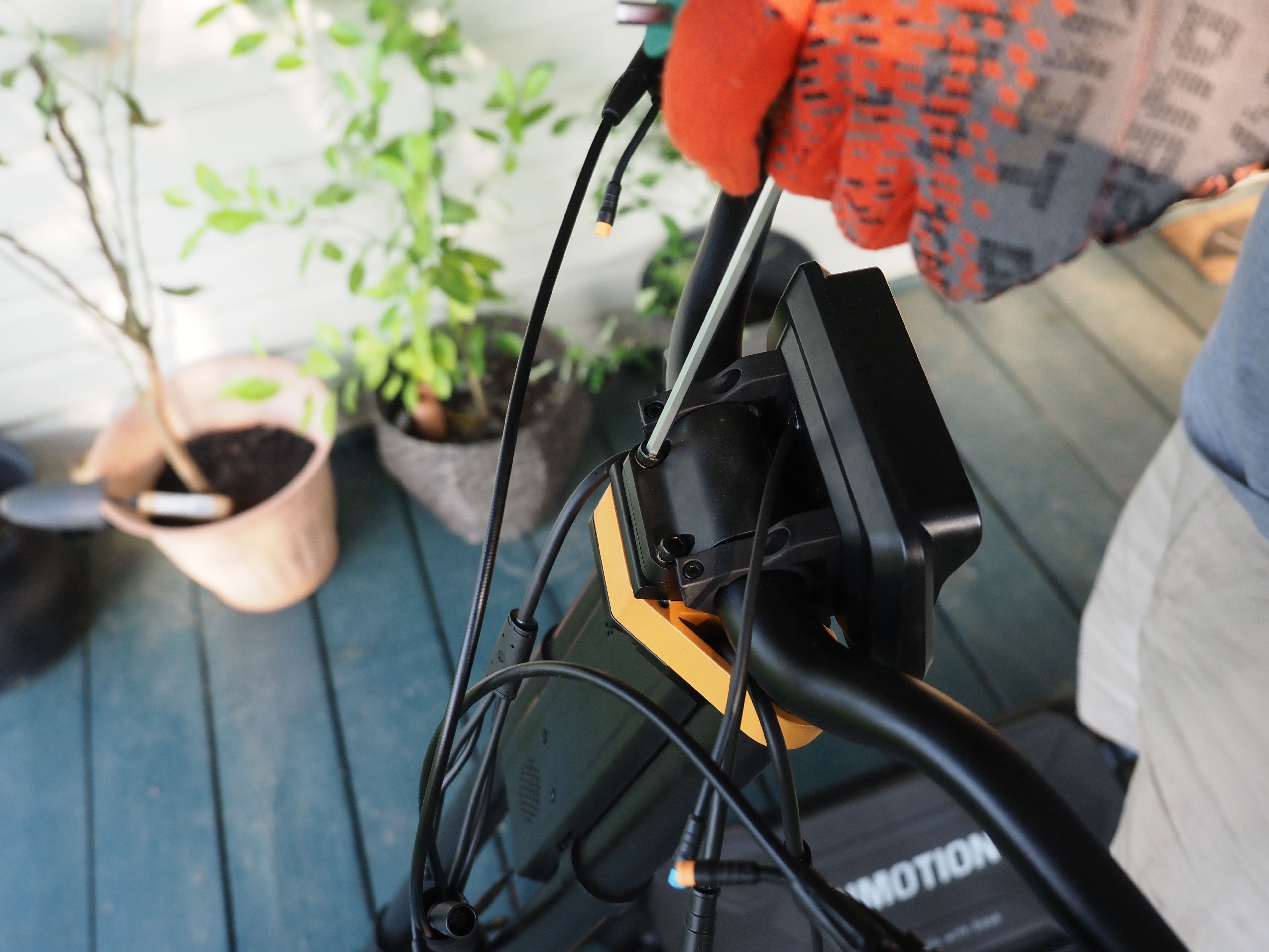 Inmotion RS Review: The 68mph Transforming eScooter Beast