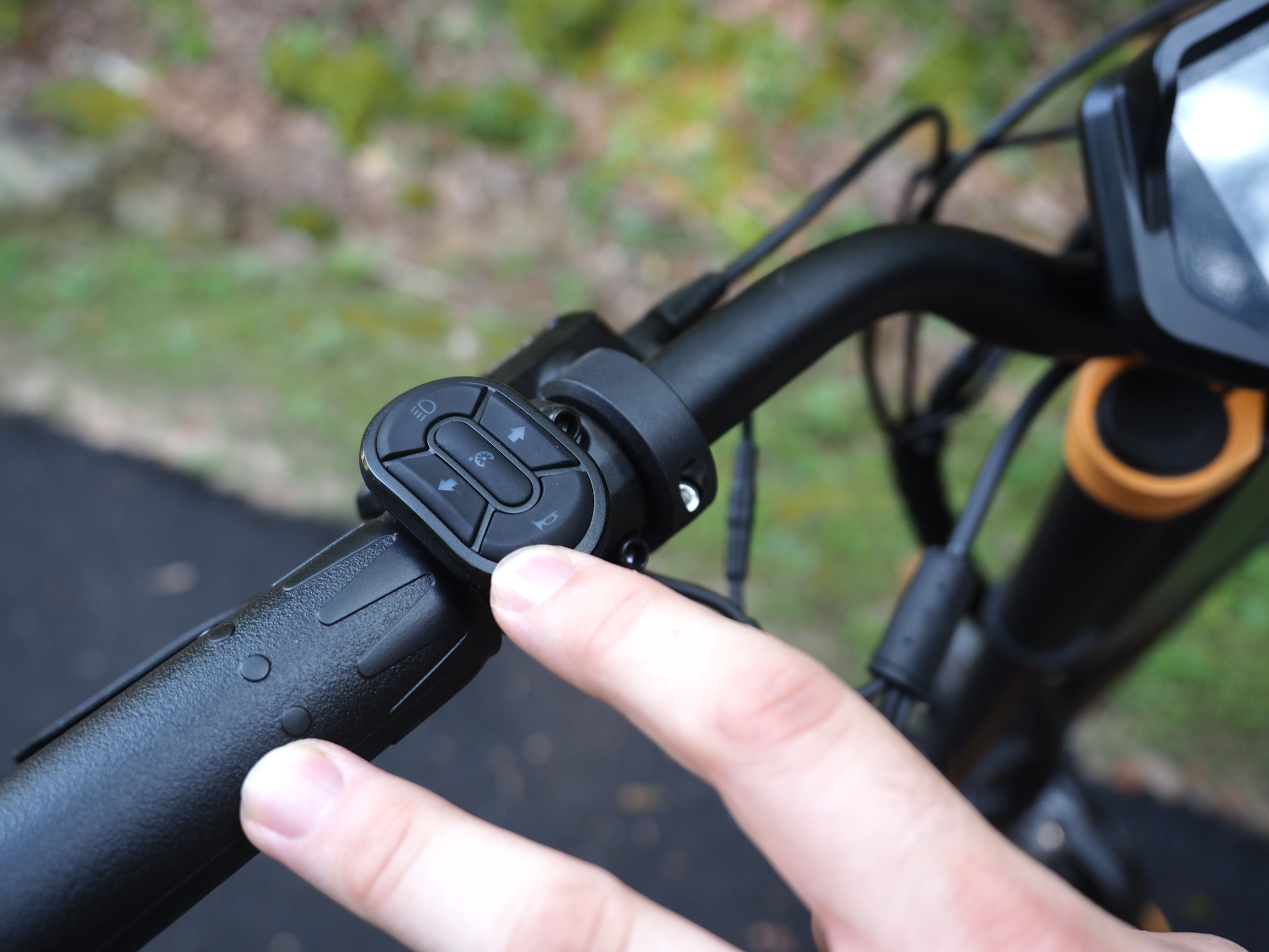 Inmotion RS Review: The 68mph Transforming eScooter Beast