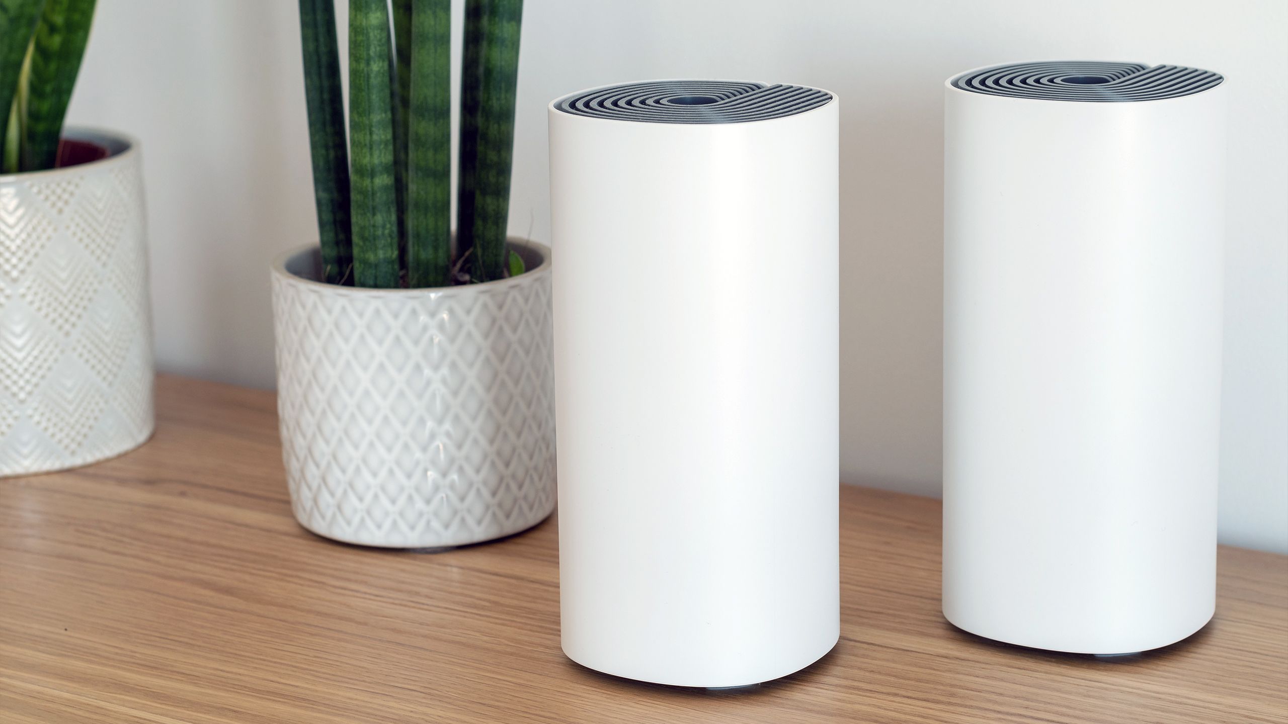 Mesh Wi-Fi vs. Extenders: I Tried Both, and Here’s Why Mesh Came Out on Top