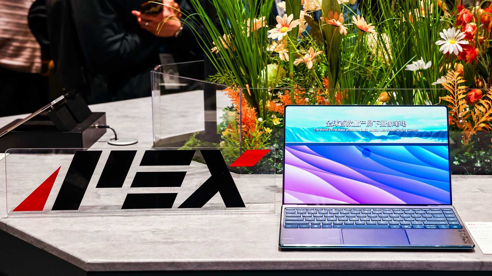 TCL CSOT Redefines Display Technology at SID Display Week 2025