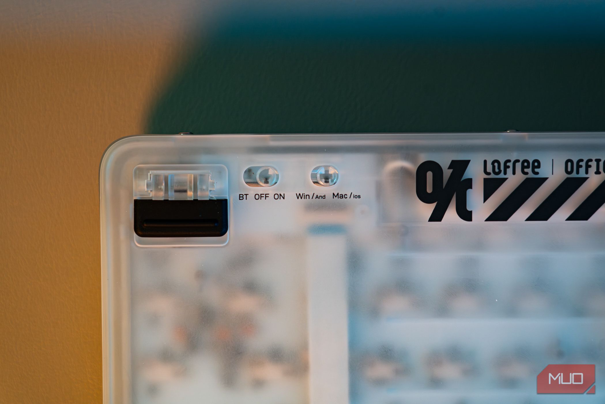 Add a Touch of Transparency to Your Desk With This Mechanical Keyboard ...