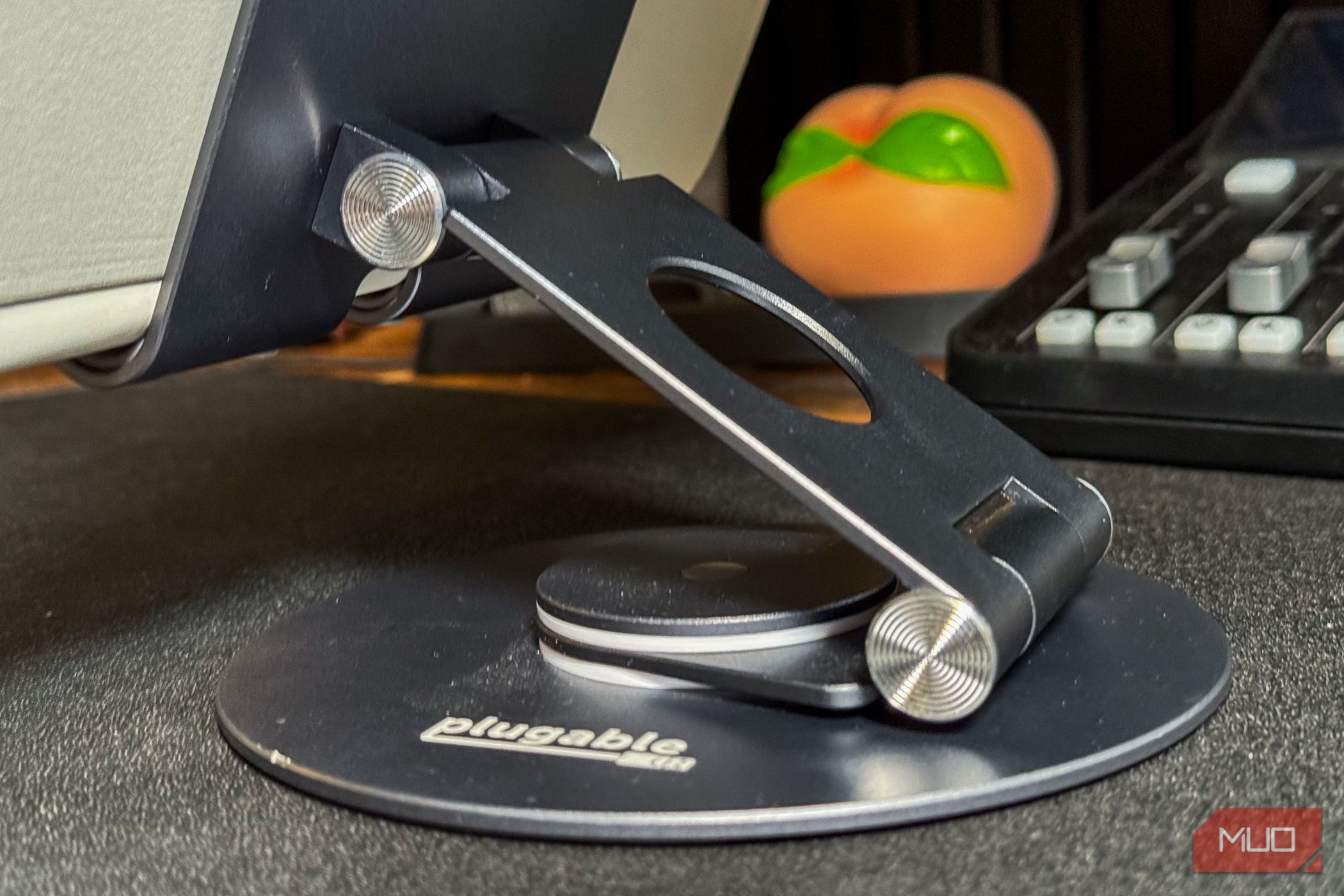 Plugable PT-STAND1 Review: This $25 Rotating 360-Degree Stand Does It All