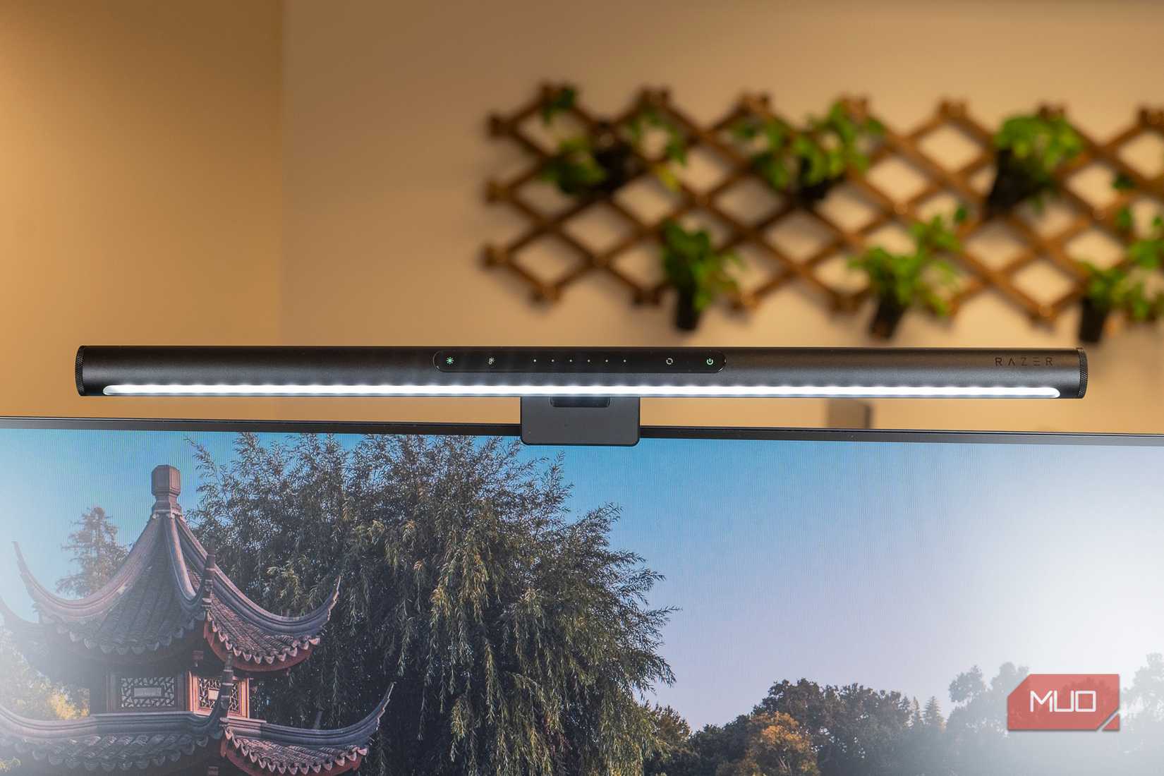 Razer Aether Monitor Light Bar Review: Perfect for Gamers