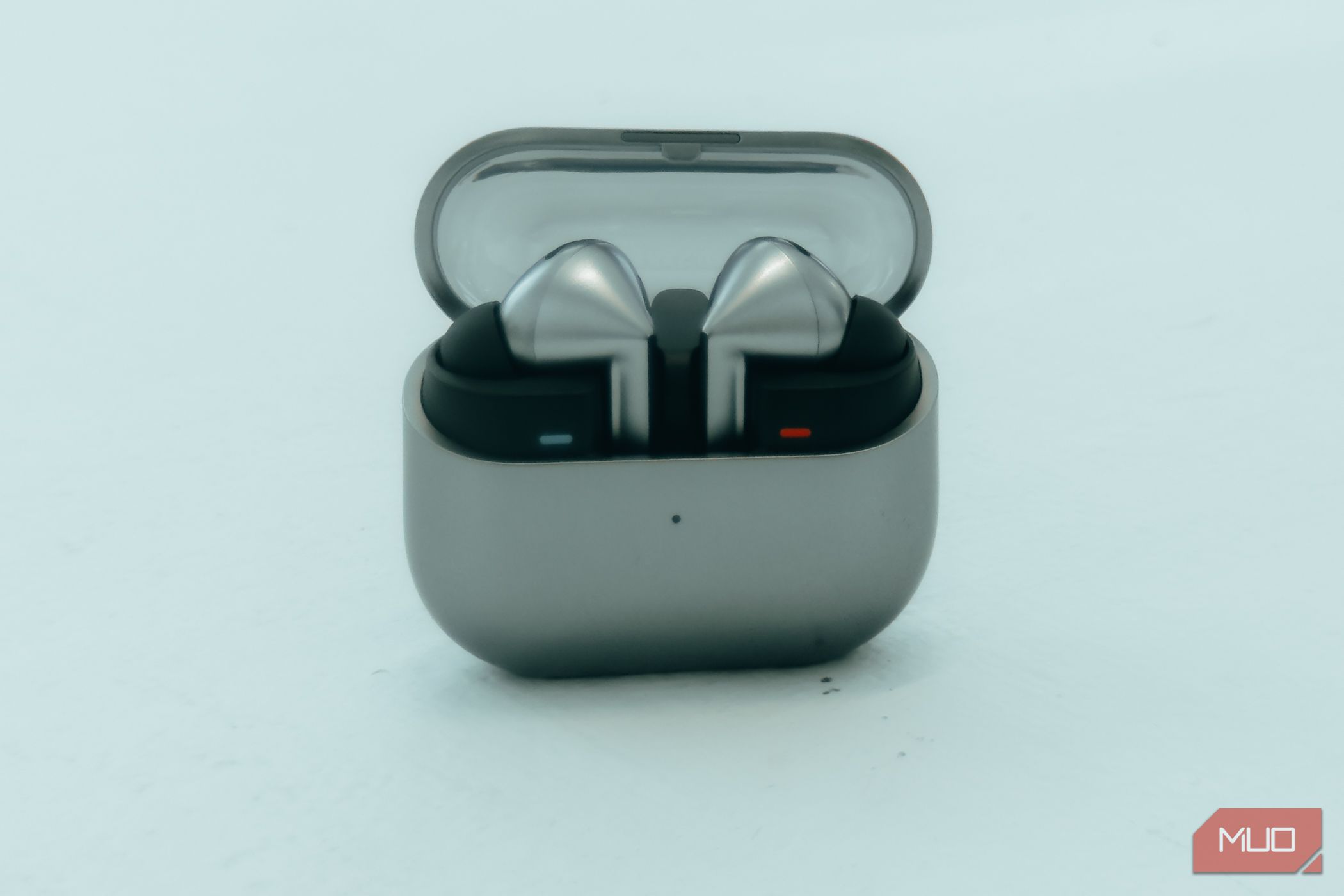 Samsung Galaxy Buds 3 Pro Review: When Copying Works