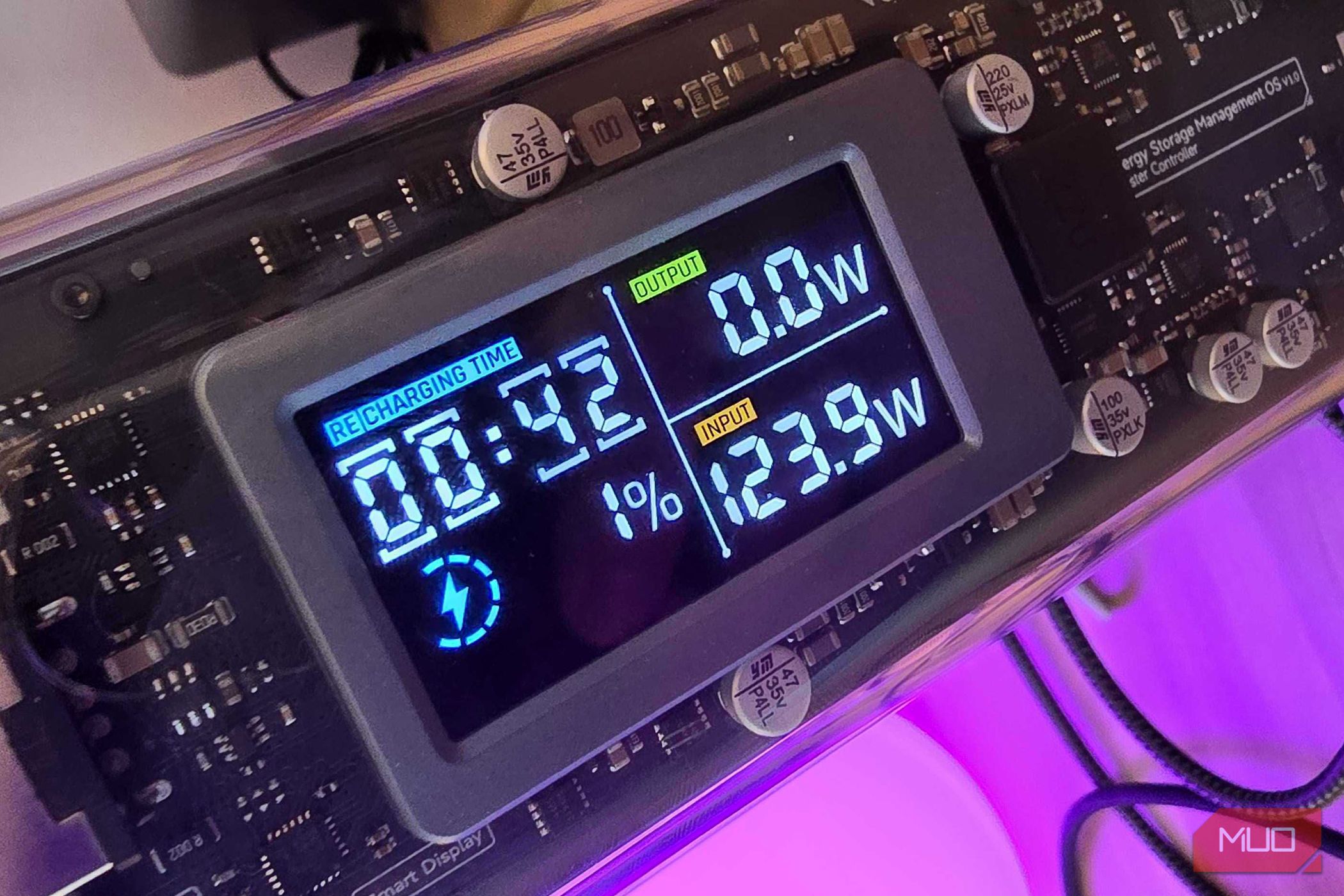 Shargeek 170 Review: This Transparent Power Bank Is Powerful and Looks Cool